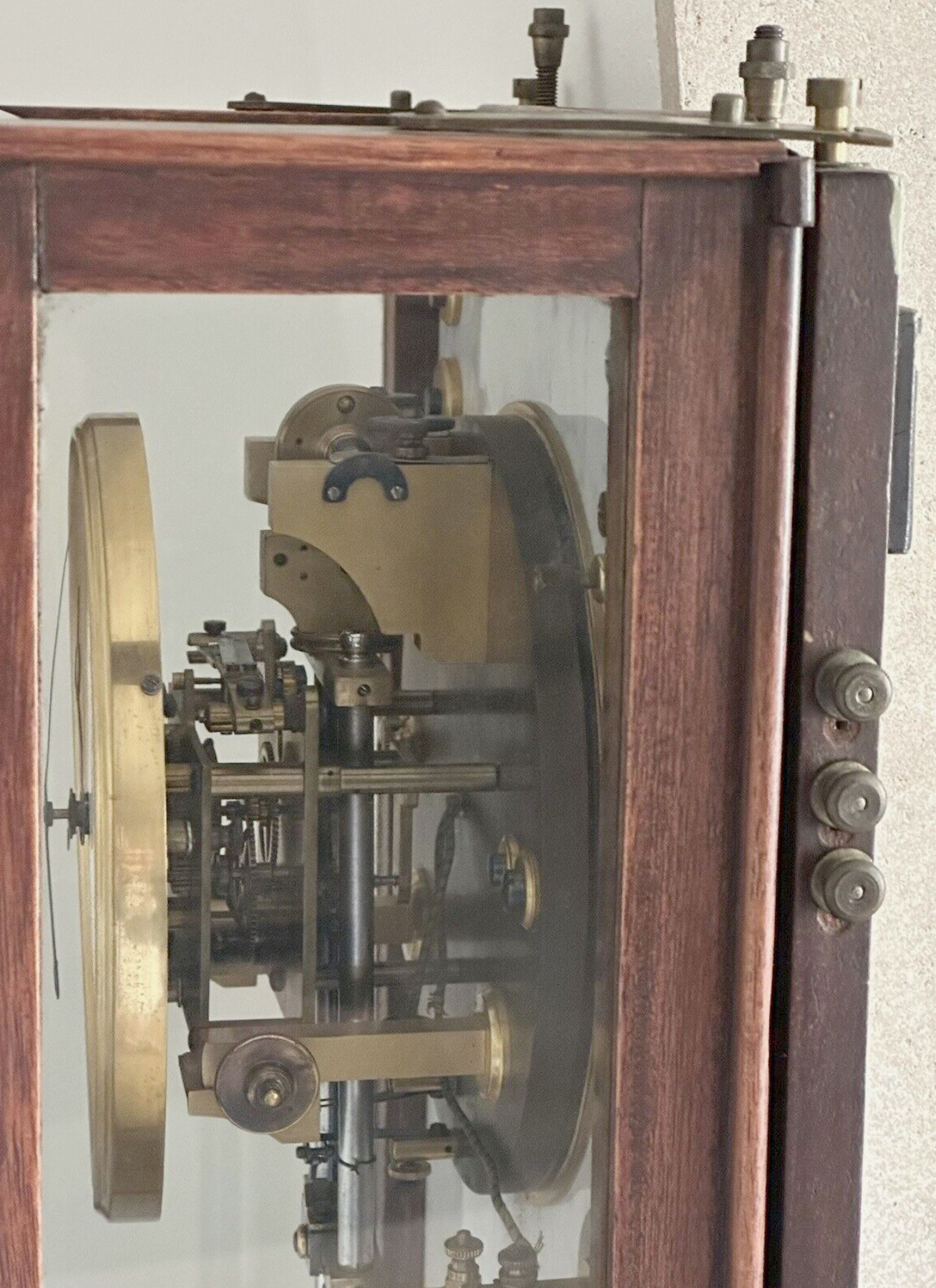 clockdoc.org - /media/Bardon/1 second regulator/